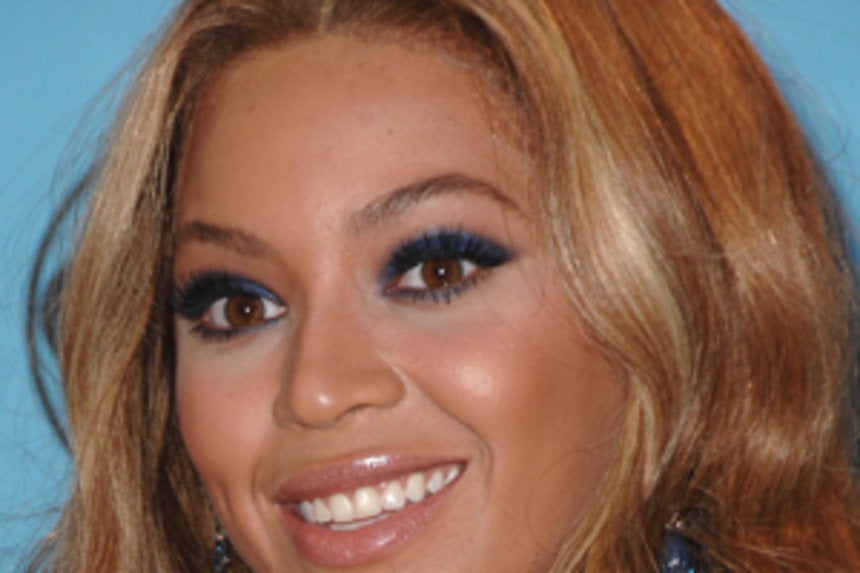 Great Beauty: Denim Makeup - Essence