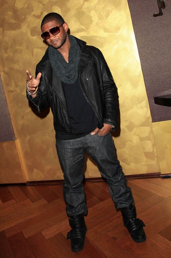 Celebrity Giving Dueces - Essence