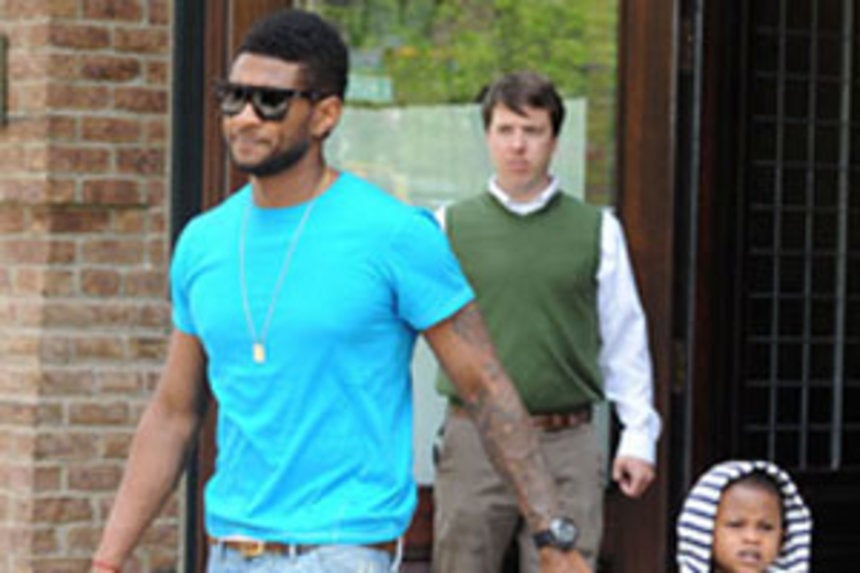 Star Gazing: Usher Takes Son for a Stroll - Essence
