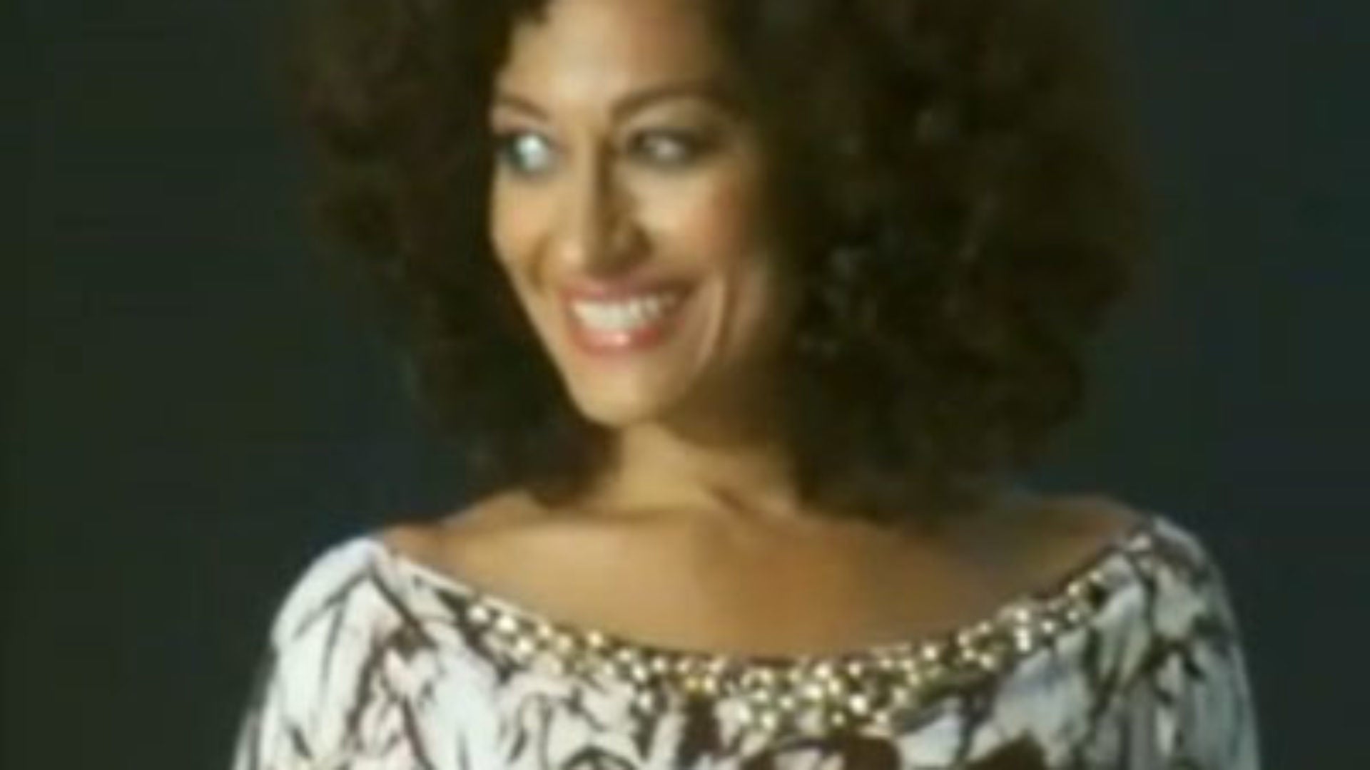 Behind the Scenes of Tracee Ellis Ross' ESSENCE Cover Shoot - Essence