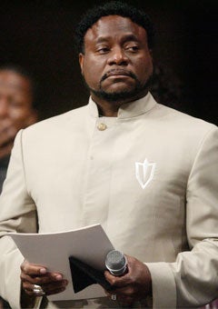 Bishop Eddie Long Crowned 'King' During Church Service - Essence | Essence