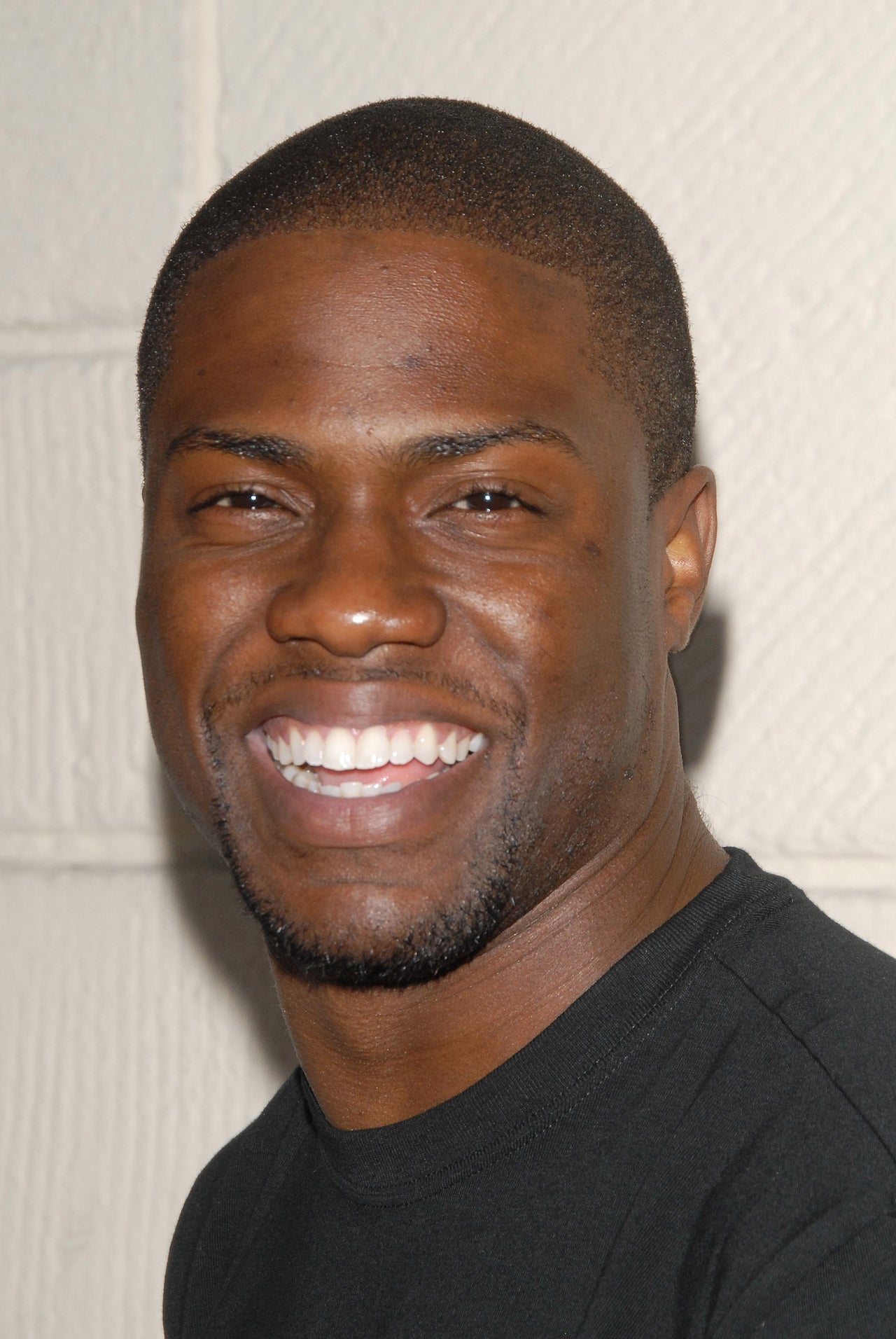 Kevin Hart Joins 'Modern Family' - Essence | Essence