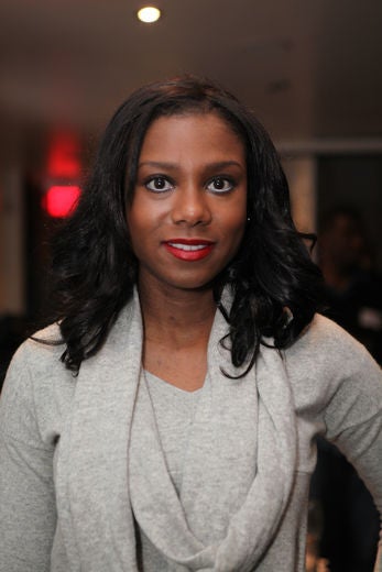 Street Style: Soft Curls - Essence | Essence