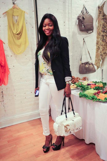 Street Style: Chic Shoppers - Essence | Essence