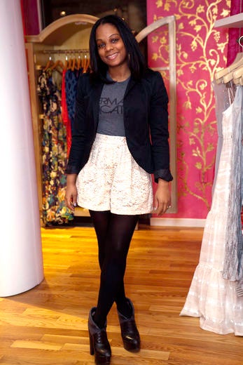 Street Style: Chic Shoppers - Essence | Essence