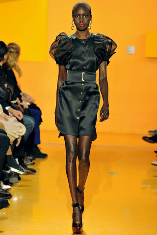 Catwalk Chronicles: Alek Wek - Essence