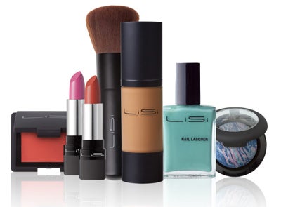 Product Junkie: LiSi Cosmetics - Essence | Essence