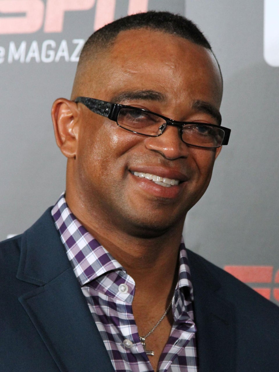 ESPN Anchor Stuart Scott Dies At 49 After Battle With Cancer - Essence