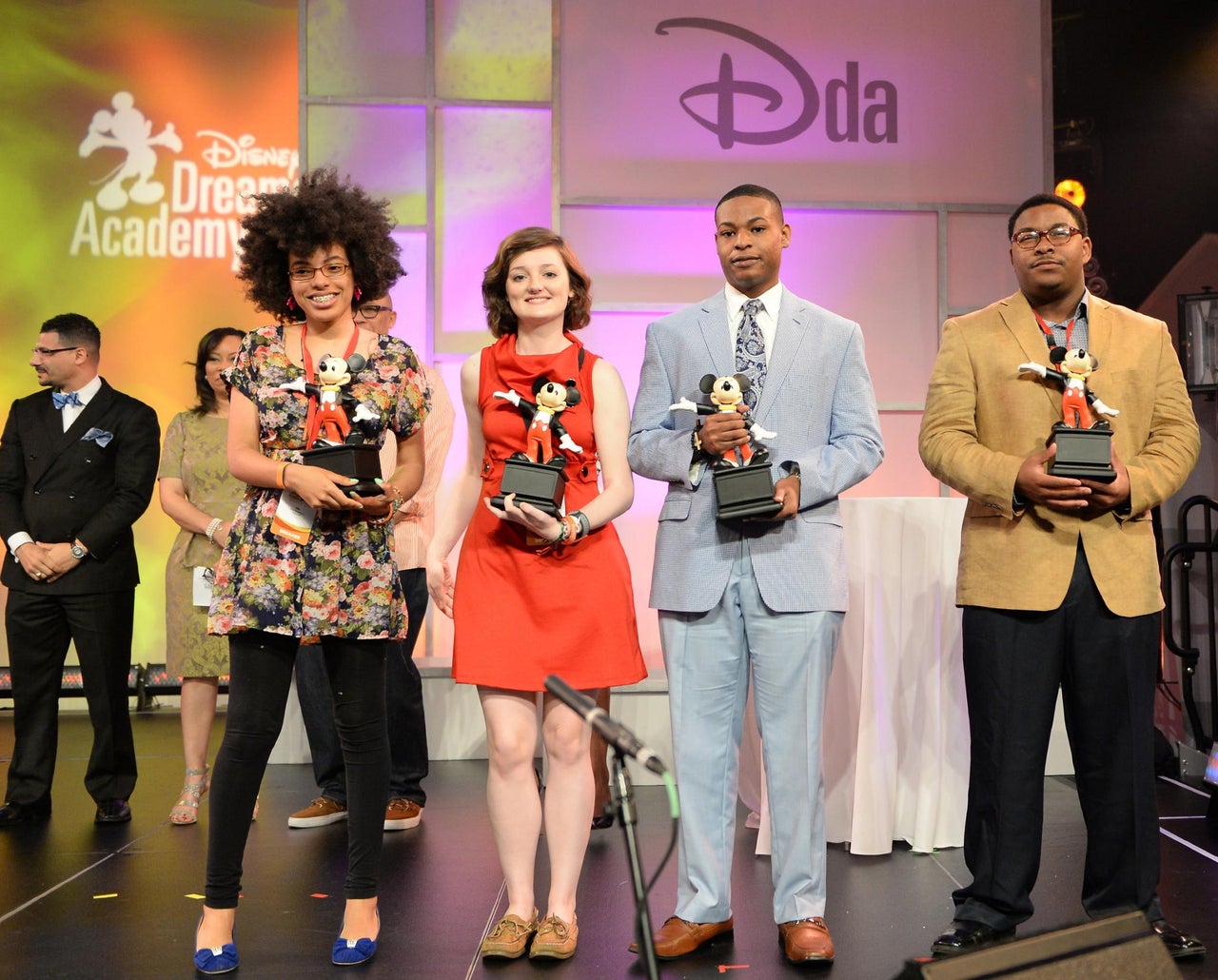 Disney Dreamer Overcomes Homelessness and Bullying to Pursue Her ...