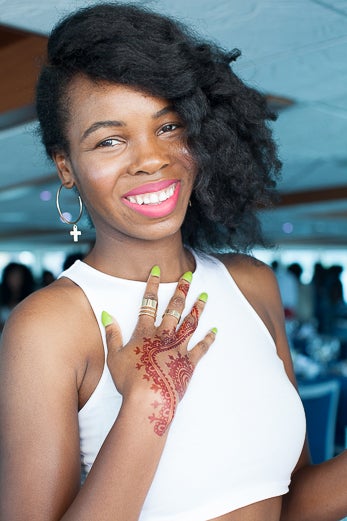 Hair Street Style: Blissful Curls Cruise - Essence