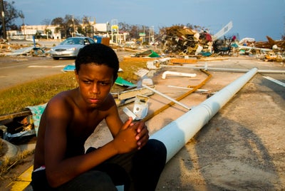 32 Harrowing Photos of the Hurricane Katrina Aftermath - Essence