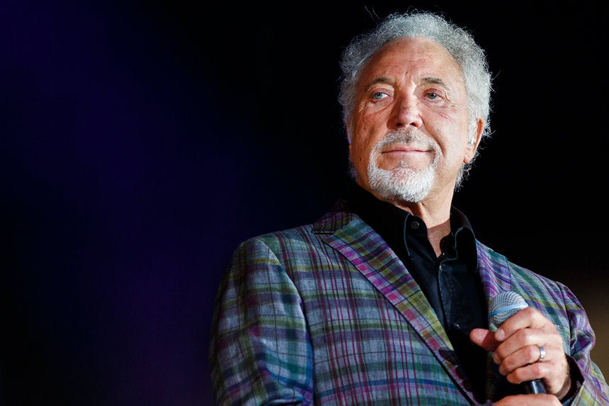 Tom Jones to Undergo DNA Testing to See if His Ancestors Are Black ...