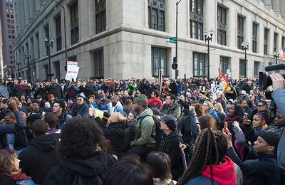 Chicago Protests Erupt After Mayor Issues Apology for Laquan McDonald's ...