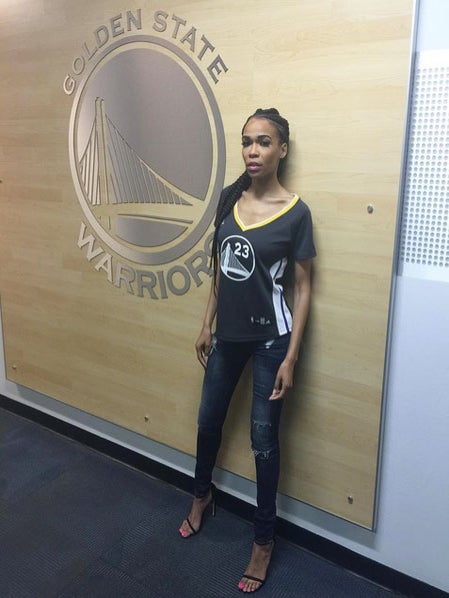 Michelle Williams Sings the National Anthem At the Warriors-Clippers ...