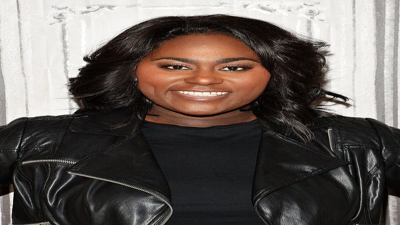 Danielle Books' Glowing Skin is Perfect for Summer - Essence