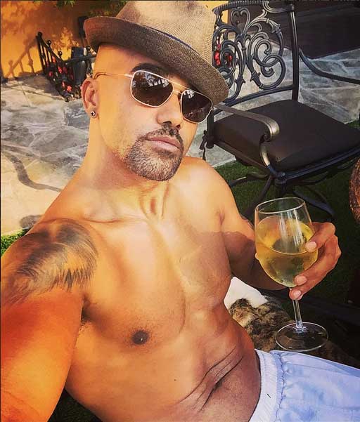 Shemar Moore Goes Shirtless For the 'Gram, Gets Everyone Talking About ...