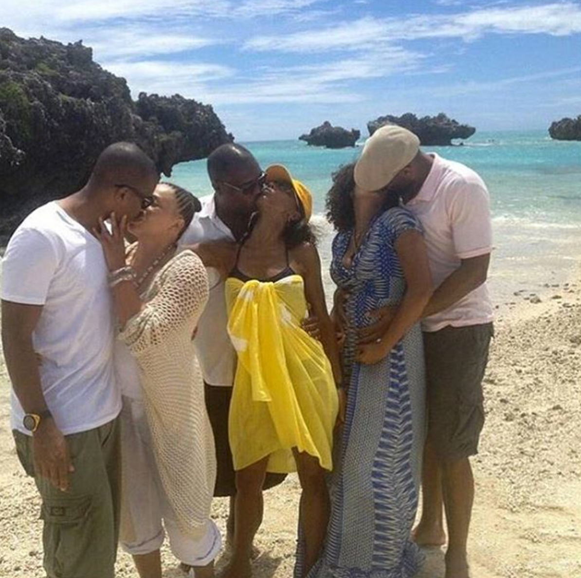 Nicole Ari Parker, Holly Robinson, Tisha Campbell and Their Hubbys Pose ...