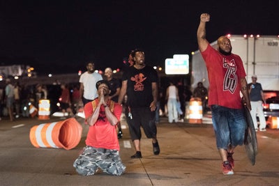 44 Harrowing Photos That Show The Pain & Hope Of The Charlotte Protests ...