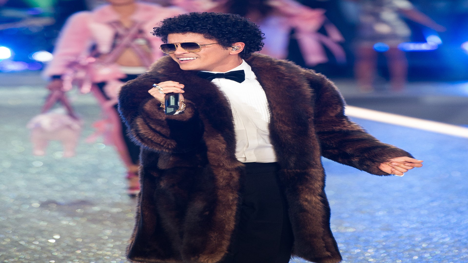 Bruno Mars Donates $1 Million To Flint Water Crisis Victims - Essence