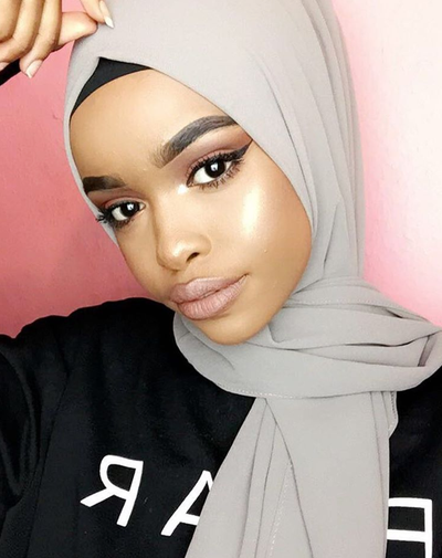 Top Beauty and Hair Bloggers 2016 - Essence