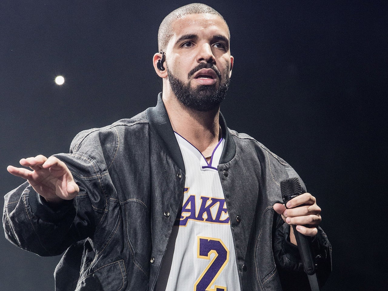 Drake Responds to Rumors He Asked a Fan to Remove Hijab | [site:name ...