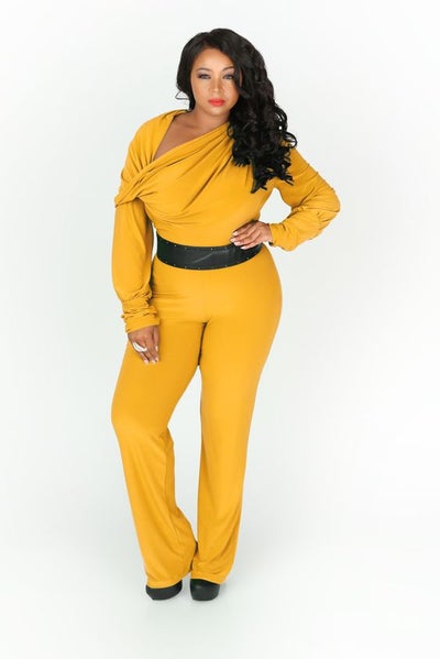Yellow Curvy Clothes - Essence