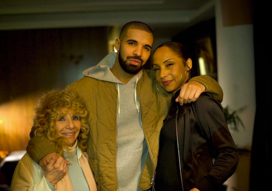 Sade and Drake Take A Picture | [site:name] | Essence