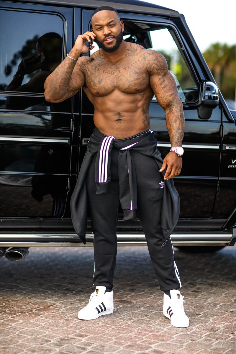 #MCM: Ladies, You Need to See Hunky Model Joshua Benoit Right Now ...