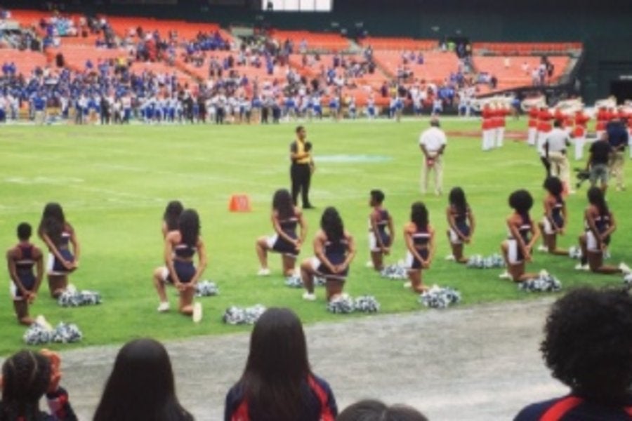 Howard University Cheerleaders Have Been Taking A Knee During The ...
