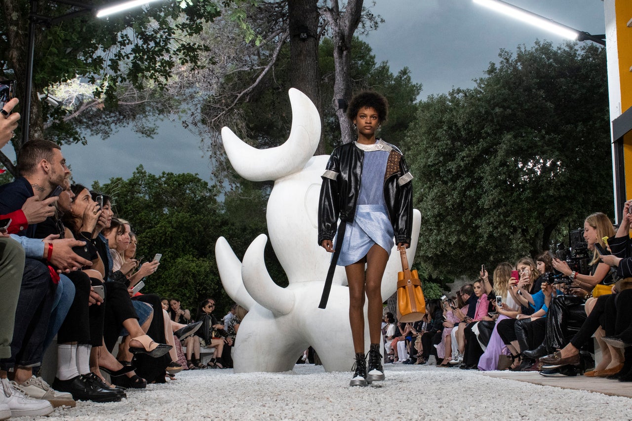 Melanin Magic! Louis Vuitton’s Cruise 2019 Show Featured A Bevy Of ...