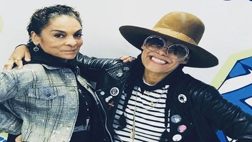 The Cast Of ‘A Different World’ Gave $100k Check To This HBCU - Essence