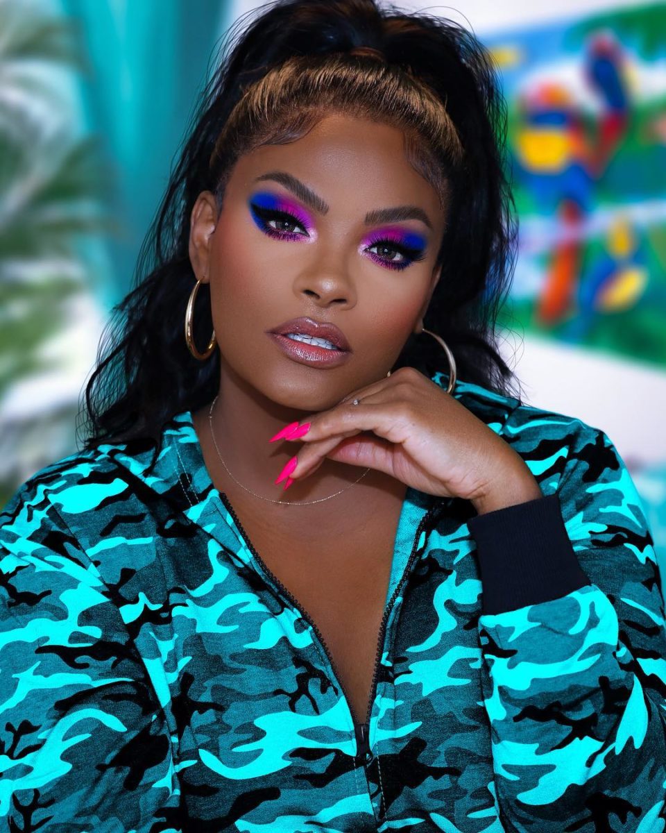 Savannah Sylver Is Proof That Playing With Color Is Great For Your Eyes ...