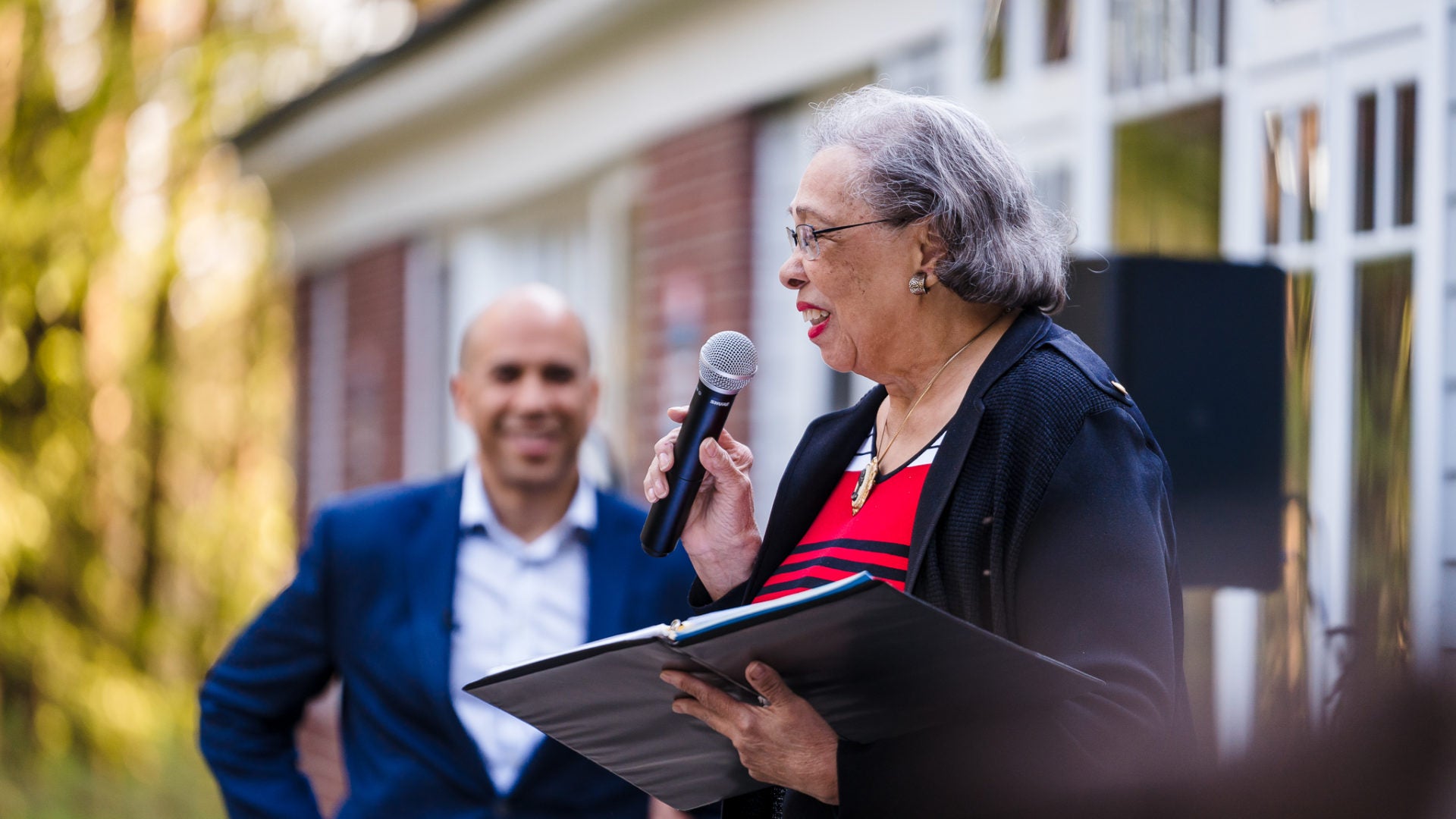 Cory Booker Joins Mom At Delta Sigma Theta Convention - Essence