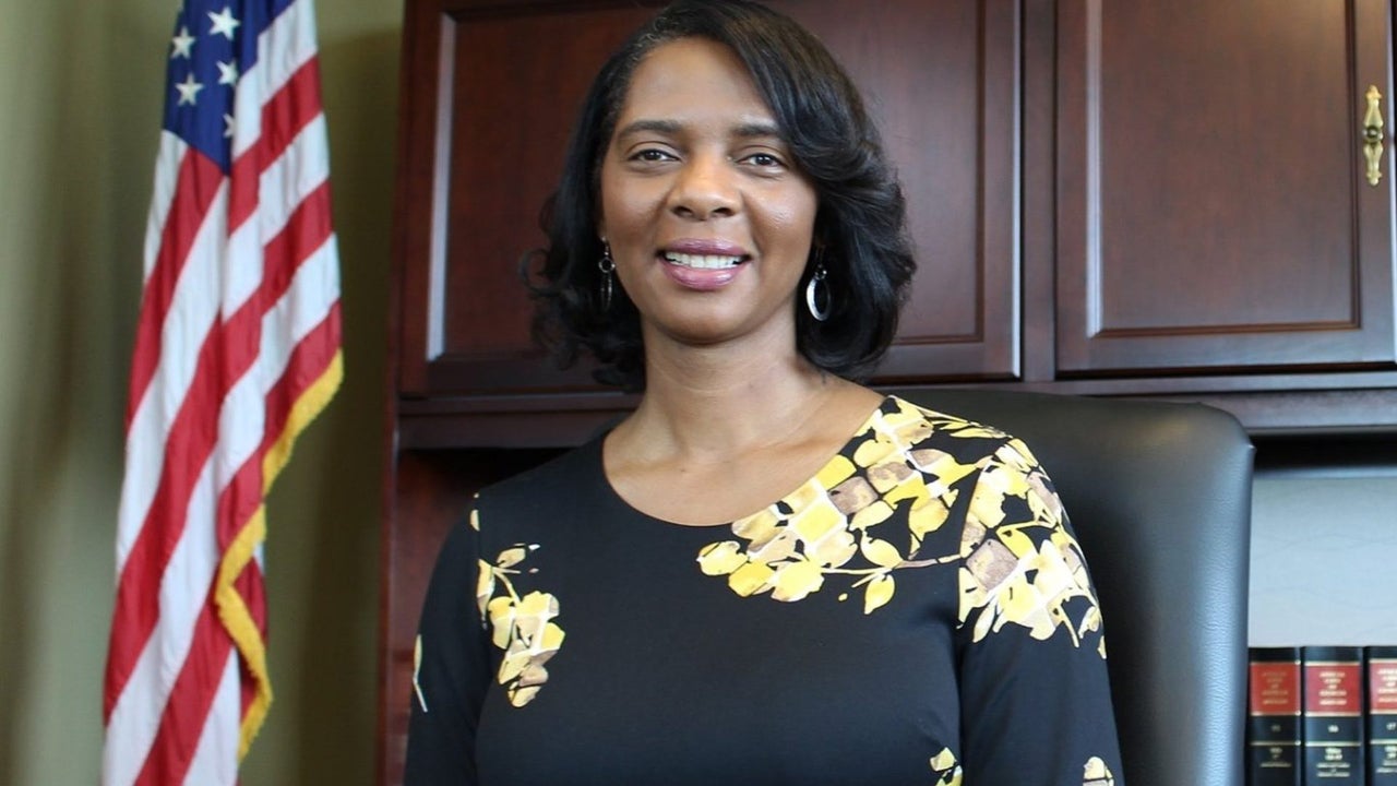 Cobb County, Georgia, Swears In First Black, Female District Attorney ...