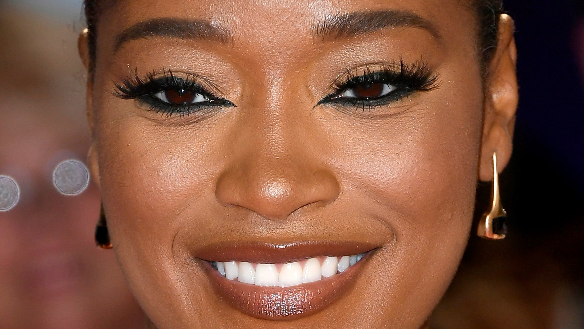 This '90s Lip Trend Is Perfect For The Holiday Season - Essence