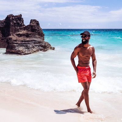 10 Photos Of Traveling Black Men To Make Your Holidays Bright - Essence