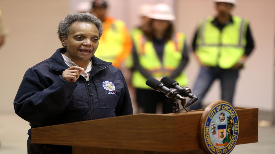 Chicago Mayor Lori Lightfoot Faces Backlash After Getting Haircut ...