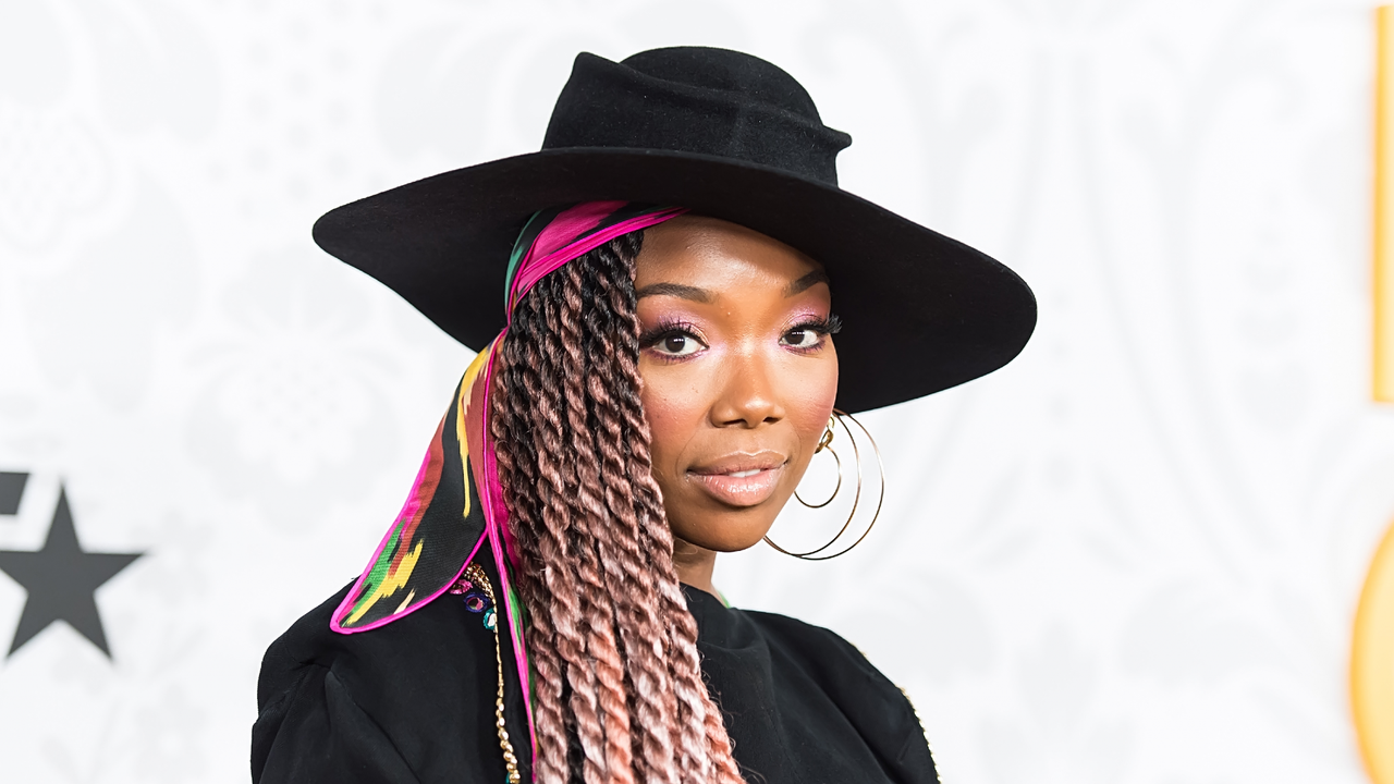 Brandy Stuns In Must-See Braids On The Cover Of New Album 'B7 ...