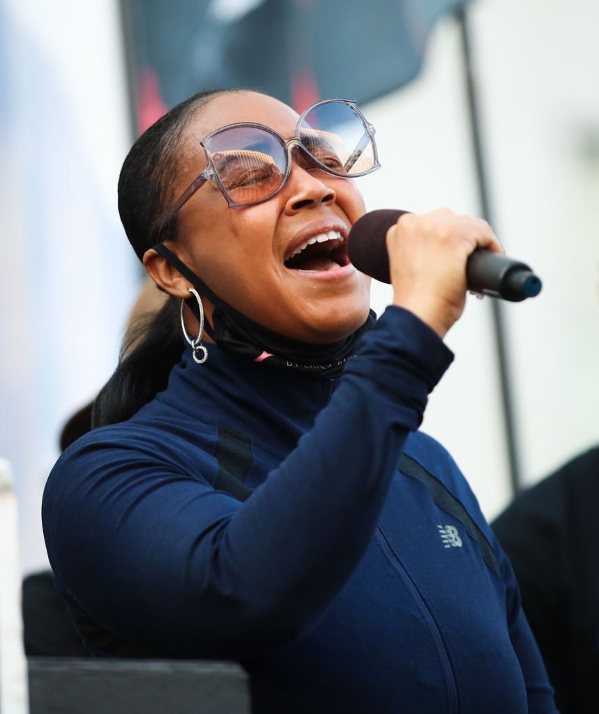 First Look: Erica Campbell Performs With The Super Bowl Gospel Choir ...