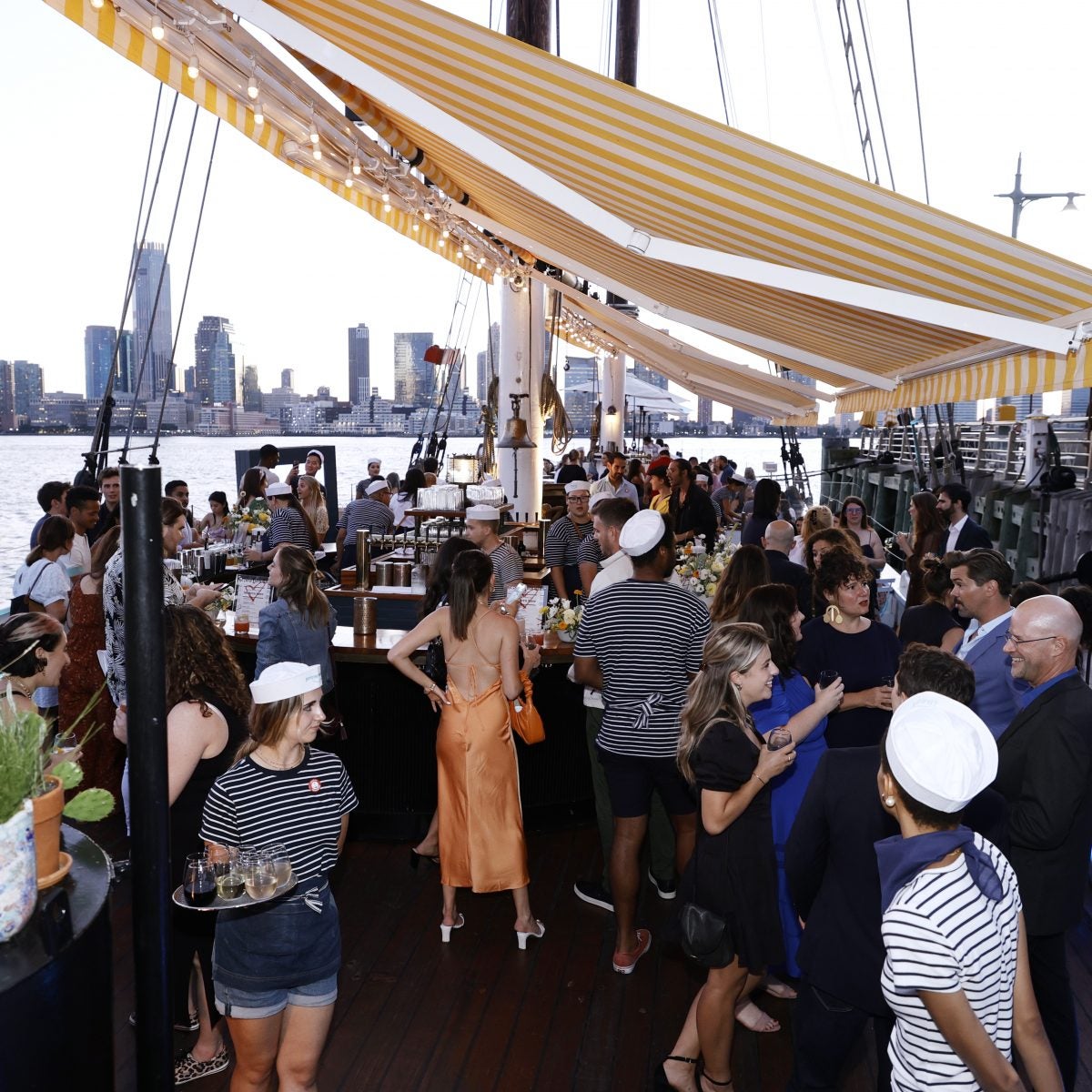 You Can Take An Amazon Fire Stick 4K And The Smart TV Experience ...