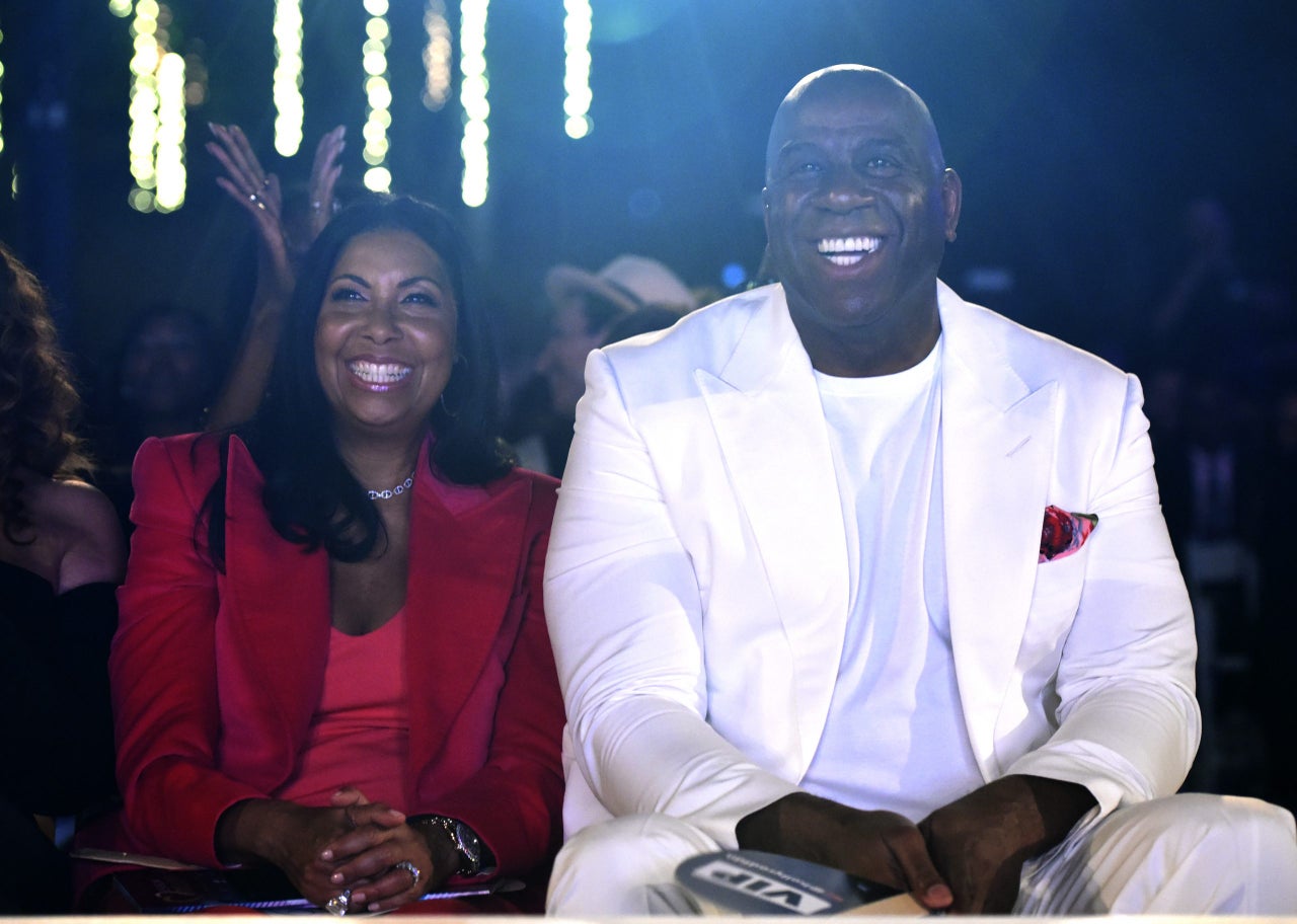 Magic Johnson Surprised Cookie With A Private Concert By Frankie ...