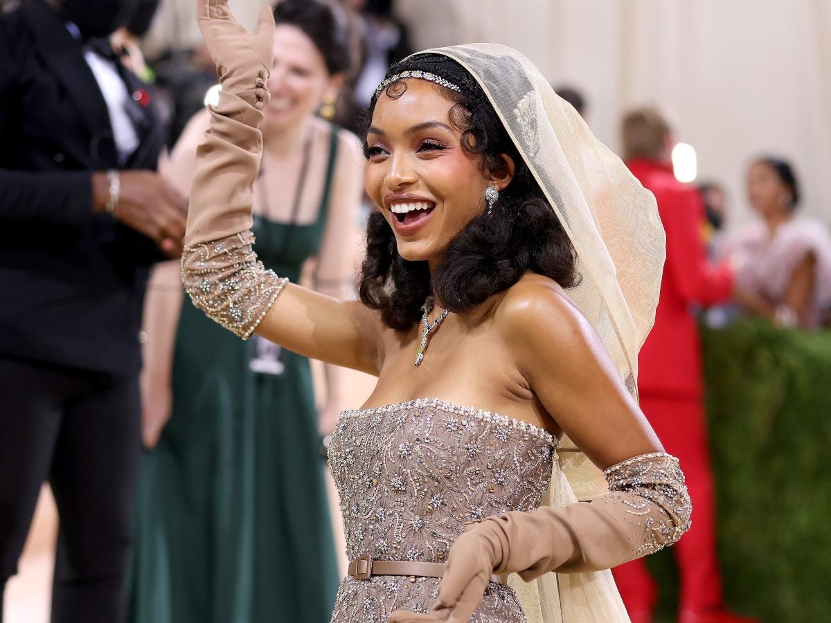 Yara Shahidi Paid Homage To Josephine Baker In Met Gala Look - Essence ...