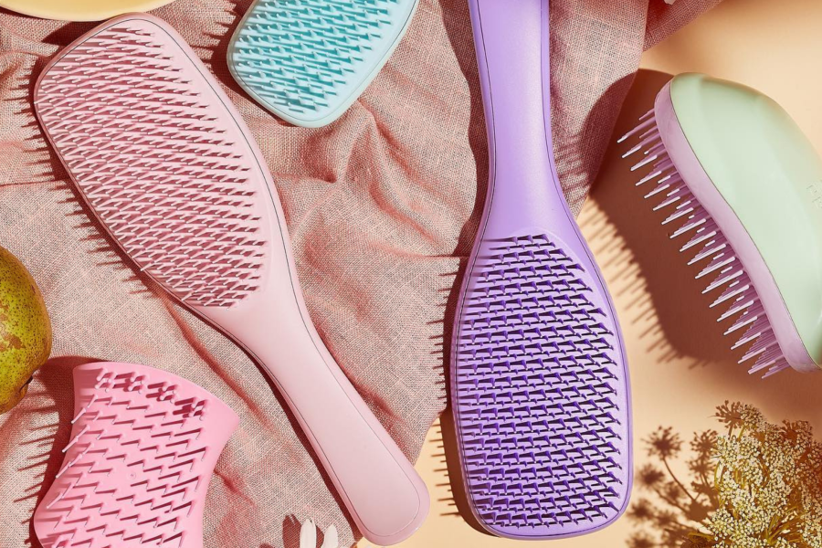 7 Detangling Brushes That can Handle Anything - Essence