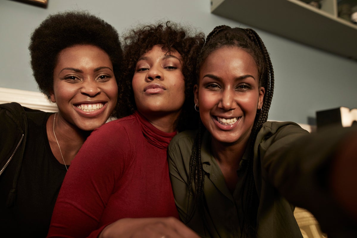 Women Share What It Was Really Like Growing Up As The Middle Child ...