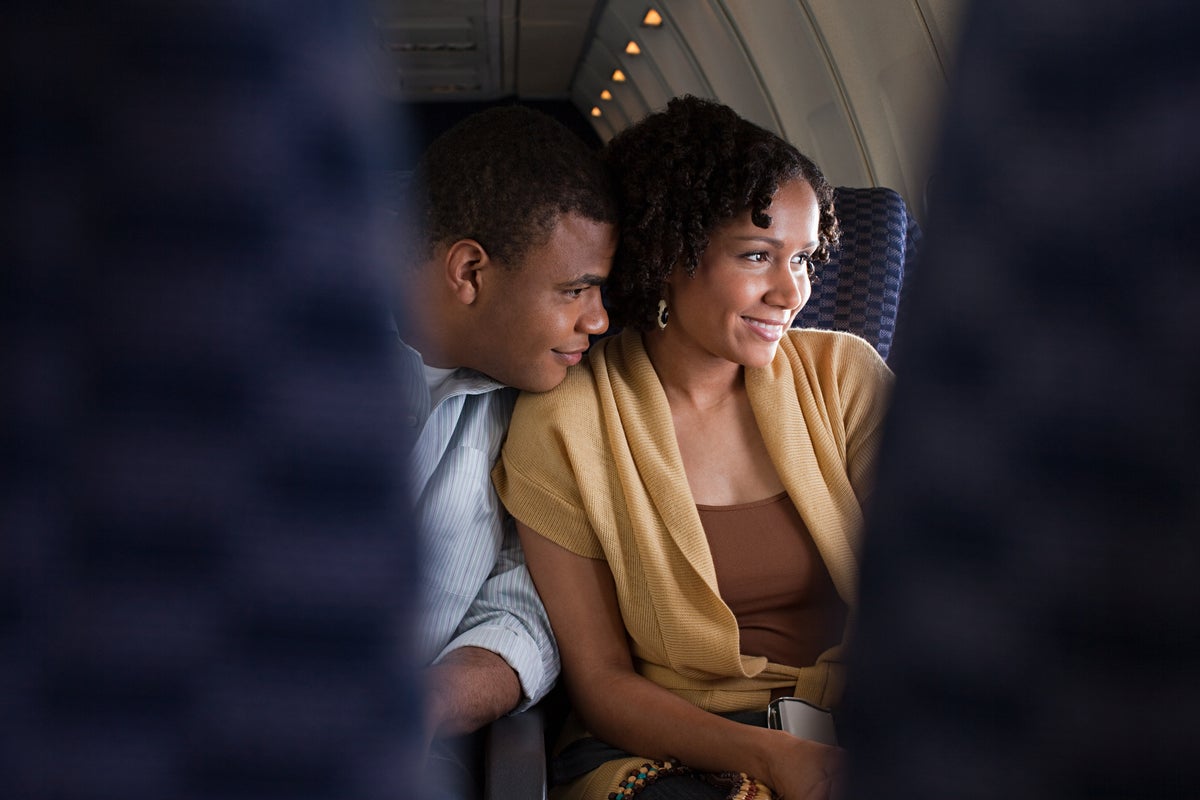If You're Traveling With Your Partner Soon, Here Are 6 Tips For Smooth ...