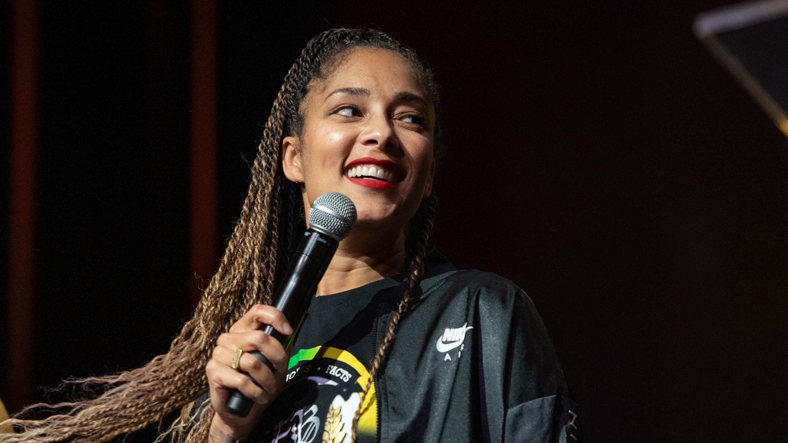 Review: Amanda Seales Stops By Houston For 'The Black Outside Again ...
