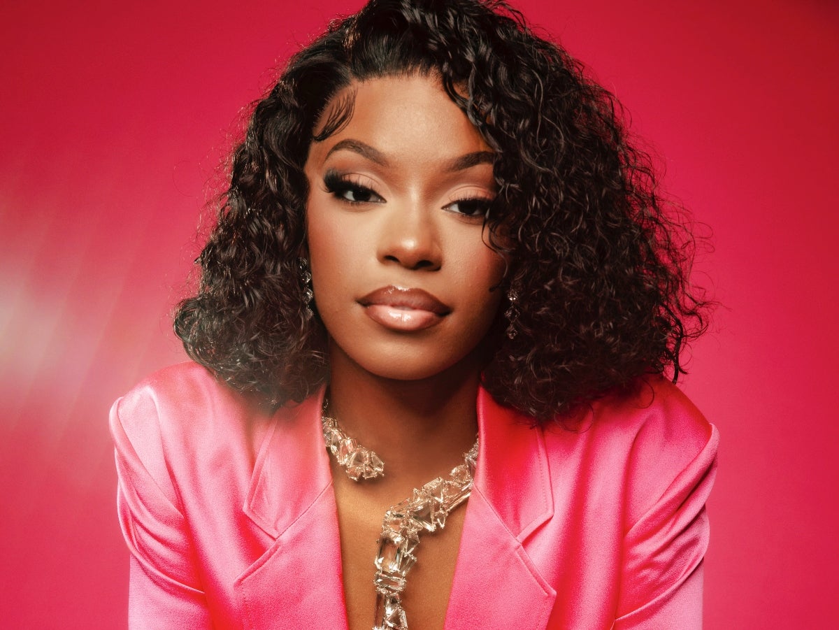 Monaleo's Smile | Essence