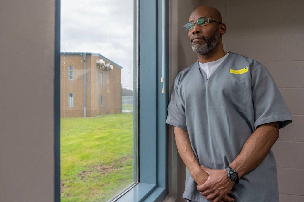 After Spending 28 Years In Prison For A Crime He Didn’t Commit, Lamar ...