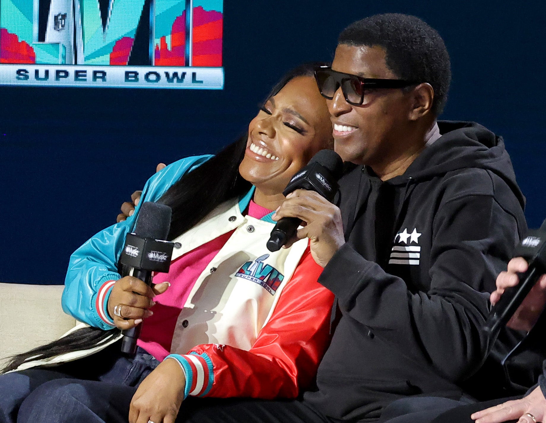 Star Gazing: Celebrities Toast In Joshua Tree, Prep For The Big Game ...