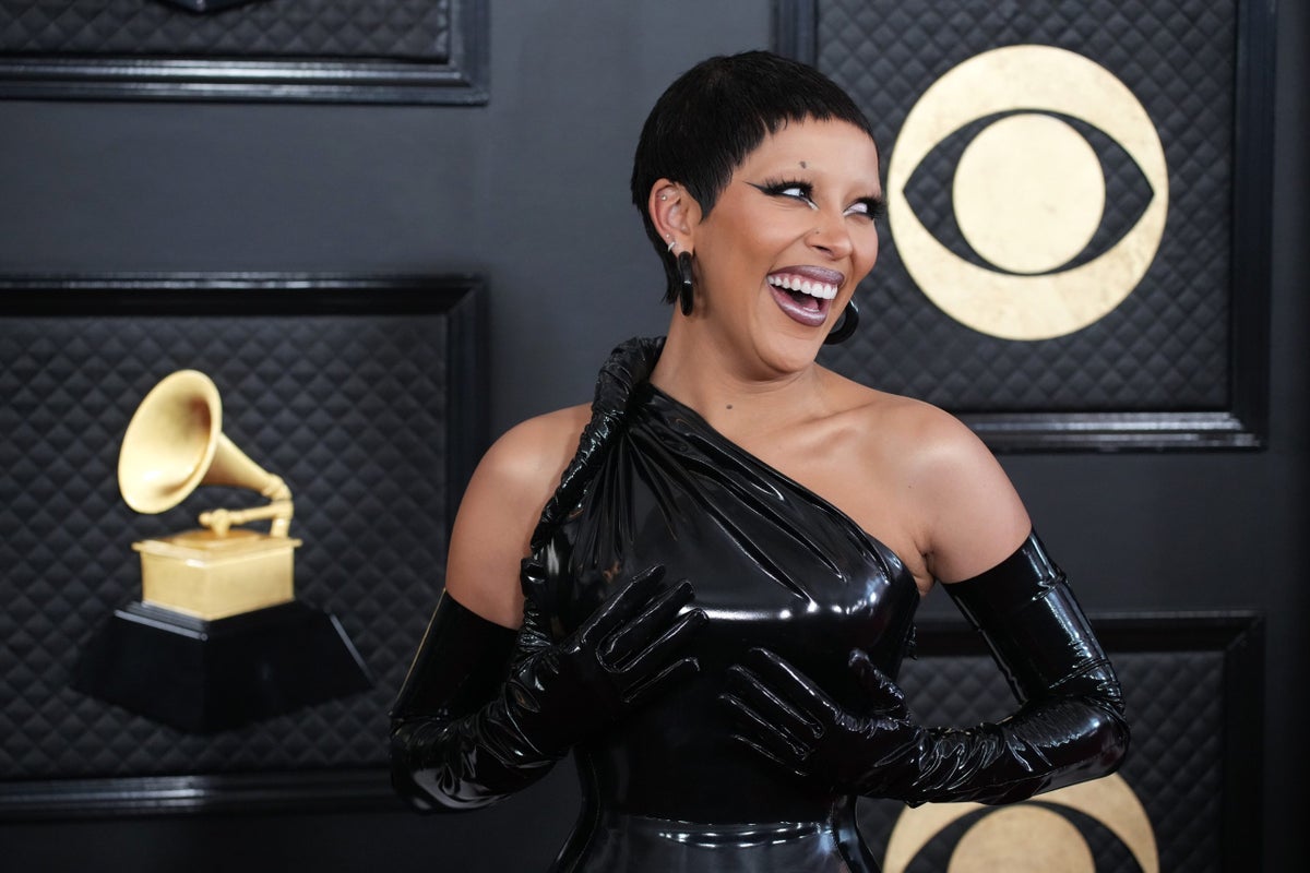 Doja Cat Is 'Healing' After Having Liposuction And A Breast Reduction ...